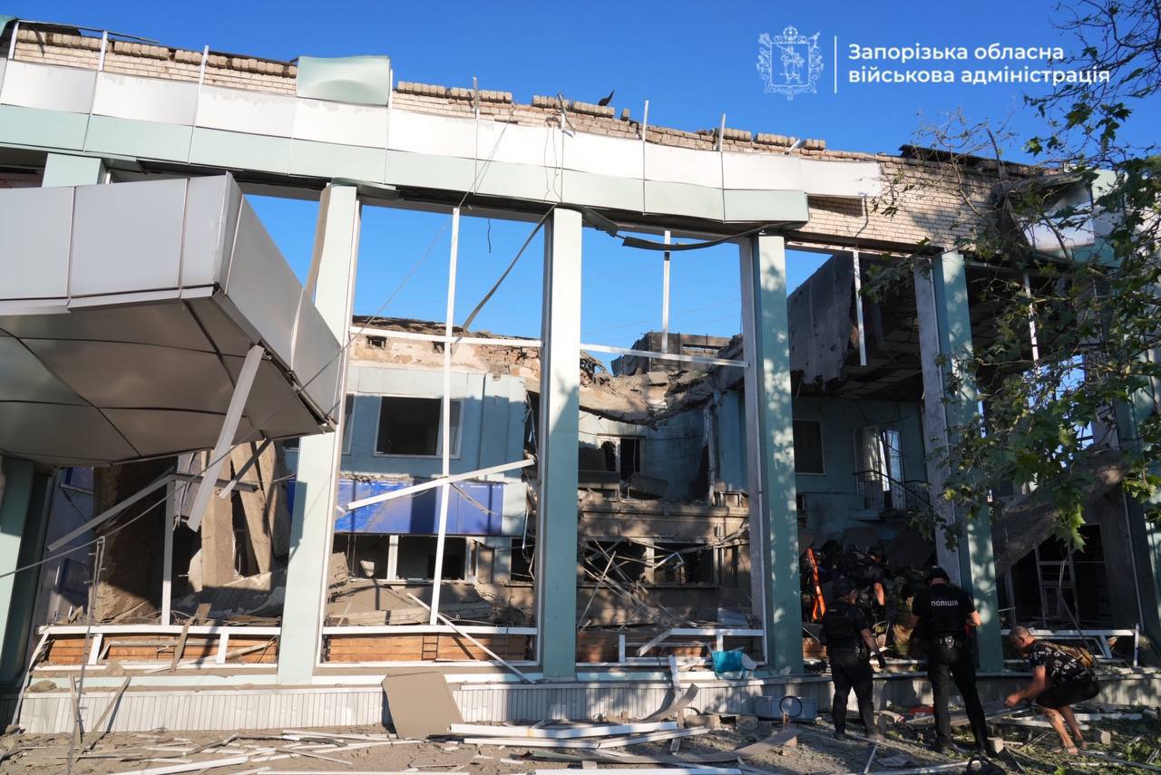 Обстріл Запоріжжя 10 серпня: момент прильоту по автовокзалу (відео) | TrueUA